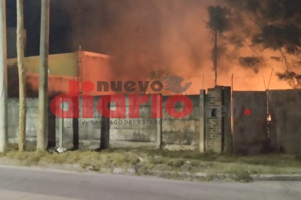 Bomberos de Santiago inician el 2025 sofocando incendios en baldíos | Nuevo Diario Web