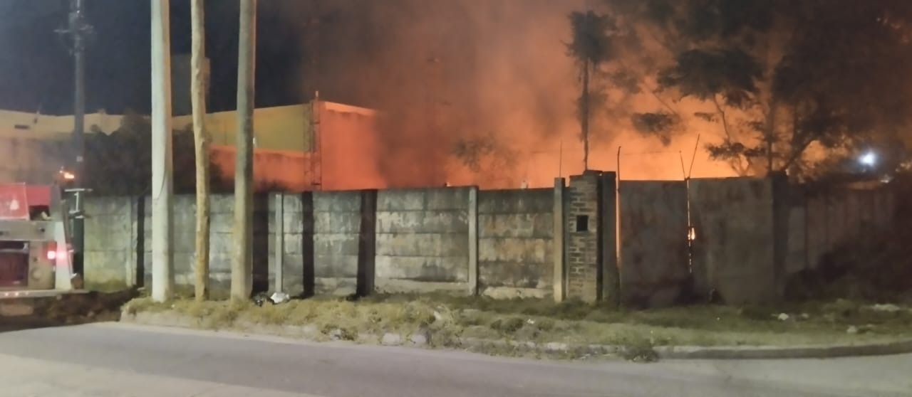 Bomberos de Santiago inician el 2025 sofocando incendios en baldíos | Nuevo Diario Web