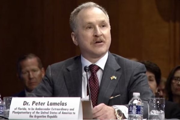 El Senado de Estados Unidos confirmó a Peter Lamelas como embajador en ...
