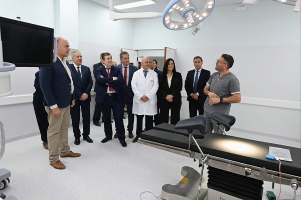 El gobernador inauguró un nuevo hospital zonal con modernas ...