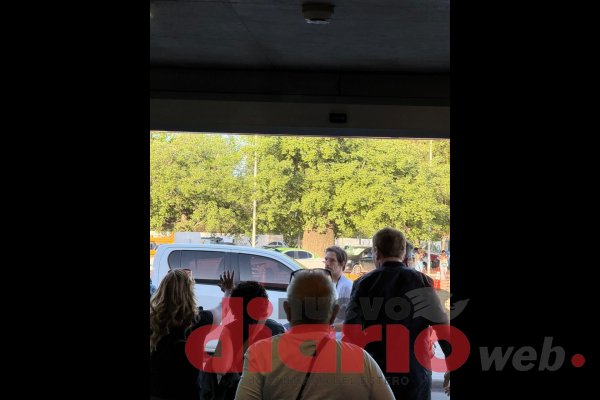 Iván De Pineda llegó a Santiago y generó revuelo entre los presentes ...