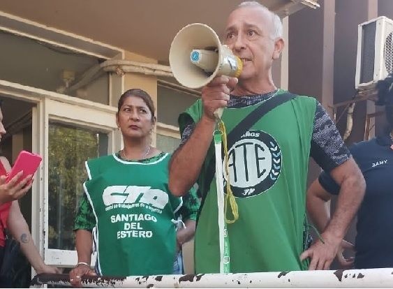 Daniel Juárez: "Hay compañeros que venden pertenencias, no les alcanza ...