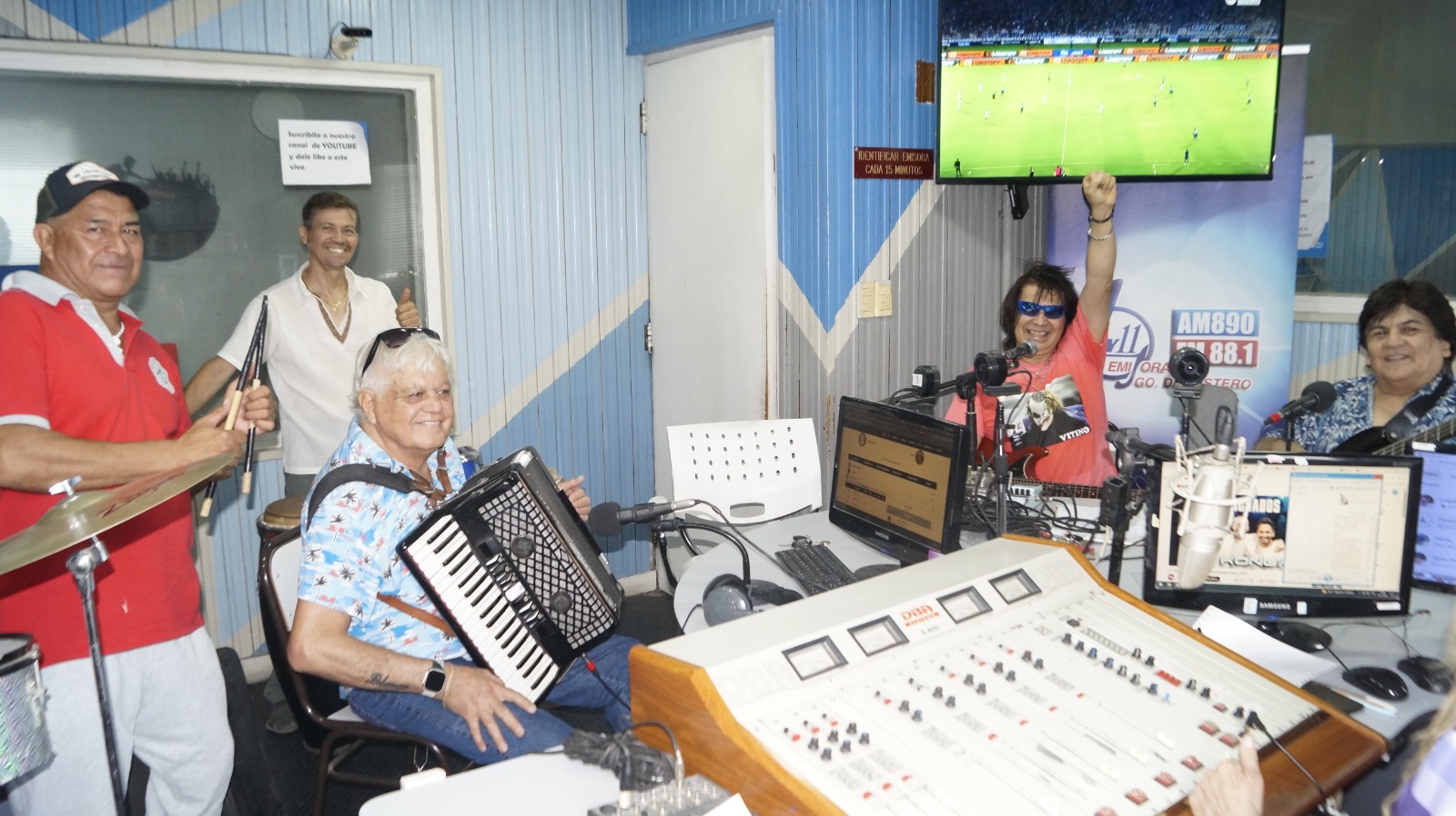 Aldo y su Banda brillaron en LV11 durante una tarde a puro ritmo ...