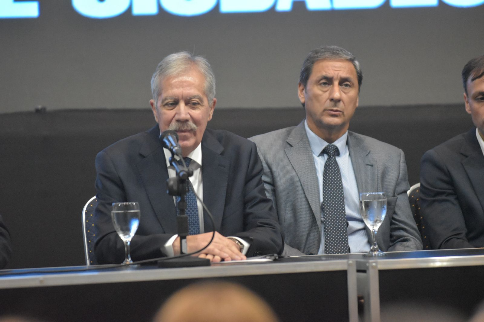 El gobernador Elías Suárez participó del anuncio oficial del partido ...