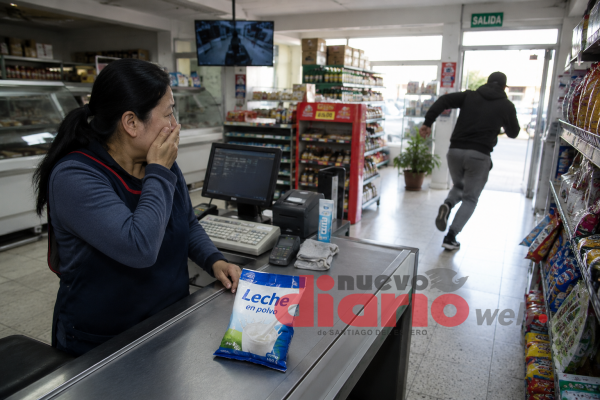Se guardó una leche en polvo, la dueña del super le reclamó y le pegó ...
