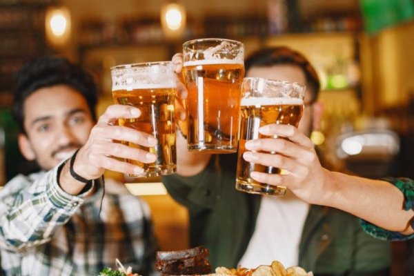 Alquilar "amigos" ya es un negocio y cobran hasta $100.000 por hora ...